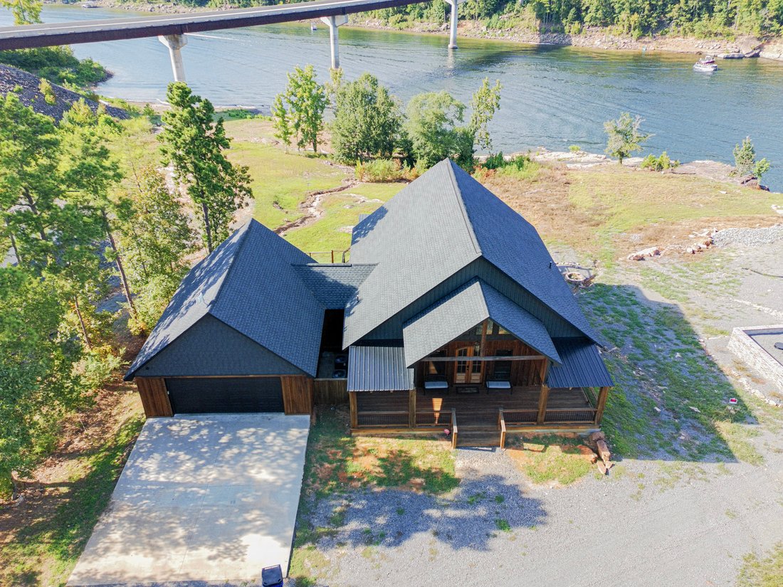 4 Bedrooms Single Family Detached In Greers Ferry, Arkansas, United ...