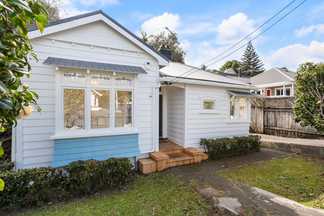Last Few Days On The Market In Auckland, Auckland, New Zealand For Sale ...