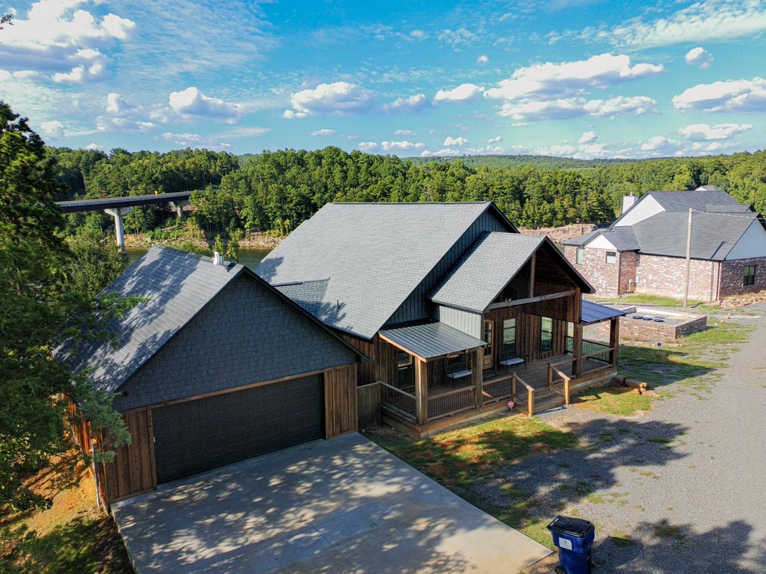 4 Bedrooms Single Family Detached In Greers Ferry, Arkansas, United ...