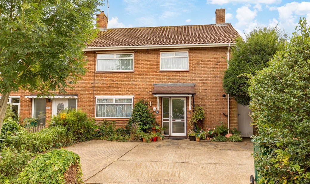 House Crawley In Crawley, England, United Kingdom For Sale (16146555)