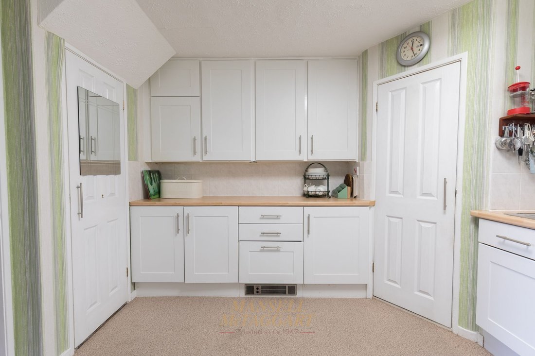 House Crawley In Crawley, England, United Kingdom For Sale (16146555)