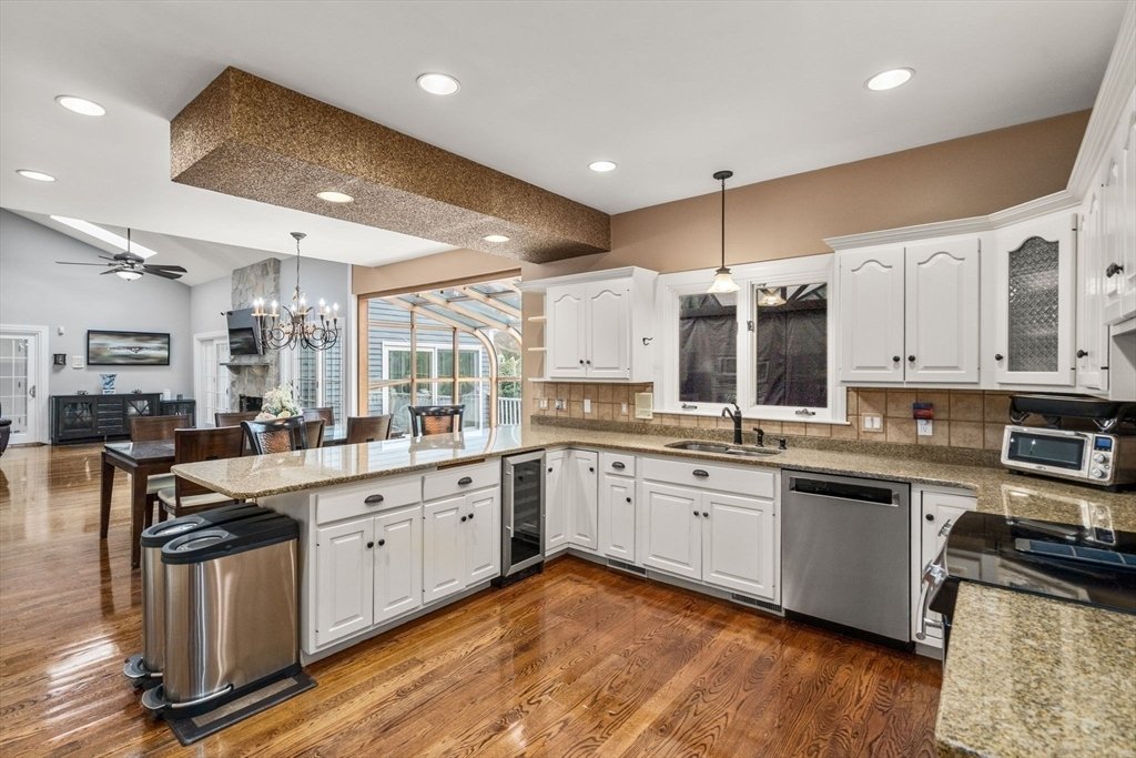 Spacious Colonial Living In Coveted In Dover, Massachusetts, United ...