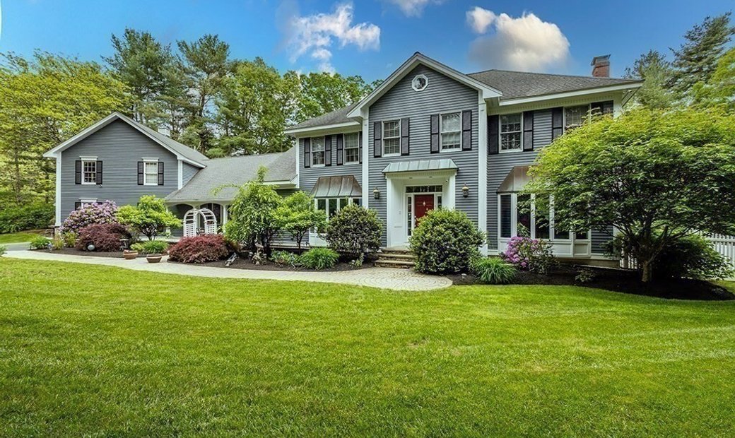 Spacious Colonial Living In Coveted In Dover, Massachusetts, United ...