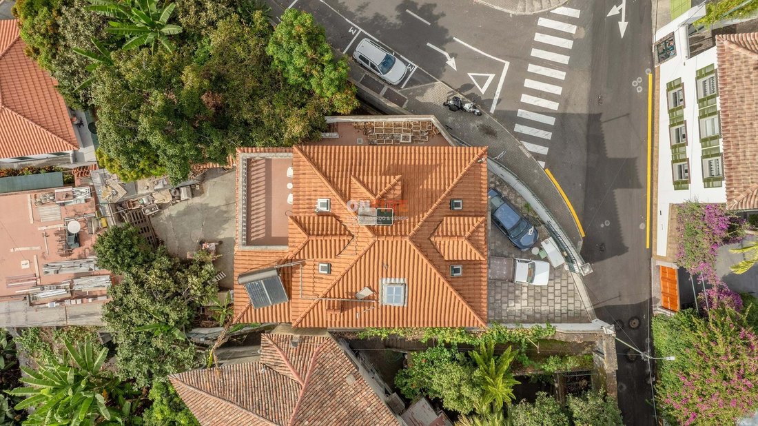 Villa Spacieuse Avec Grenier, Imaculado Coração De Dans Se, Madère ...