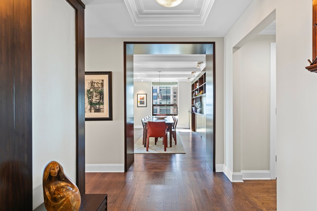 Stunning Lakefront Residence On The 31st In Chicago, Illinois, United ...