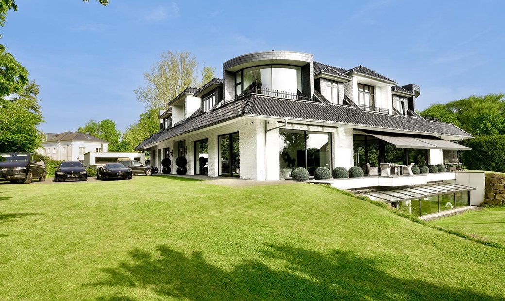 Unique Villa With Huge Luxury In Düsseldorf, North Rhine Westphalia ...