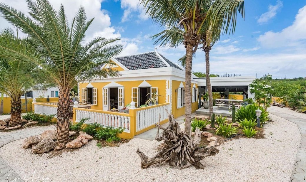 Monument Misje – A Rare Find In The Heart Of The In Soto, Curaçao ...