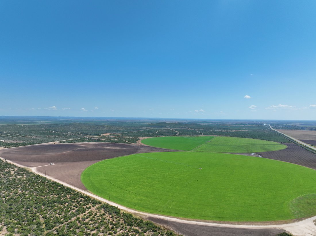 Blue Mountain Farm In Uvalde County In Knippa, Texas, United States For ...