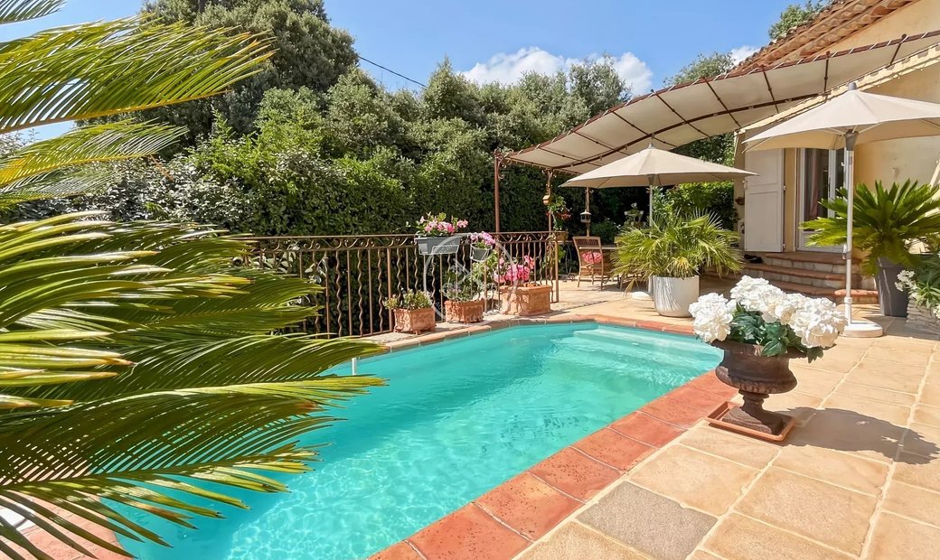 Single Storey Provencal In Bagnols En Forêt, Provence Alpes Côte D'azur ...