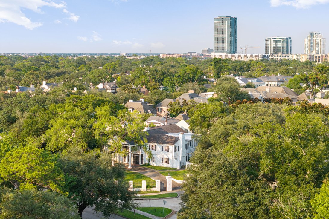 1811 Kirby Drive In Houston, Texas, United States For Sale (16161920)