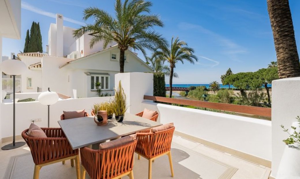 This Spectacular Fully Remodeled Beachfront In Marbella, Andalusia ...