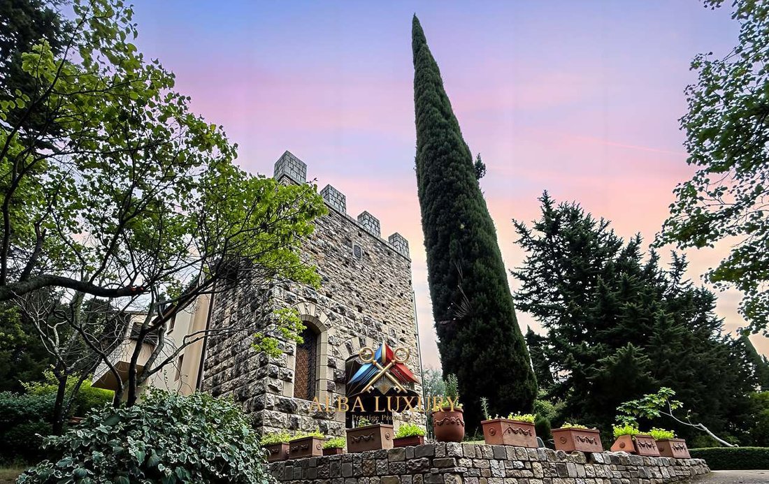 Historic Peruzzi Residence – Ancient Castle With A In Florence, Tuscany ...