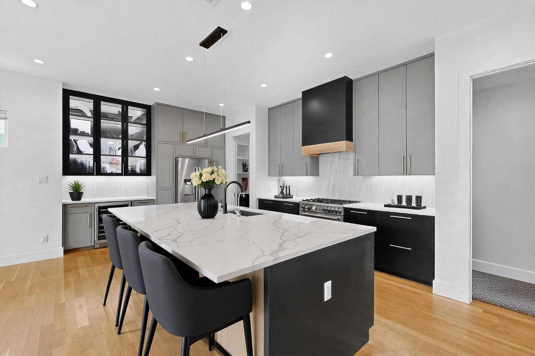 Stunning Modern Home With Open Design And Luxe In Dallas, Texas, United ...