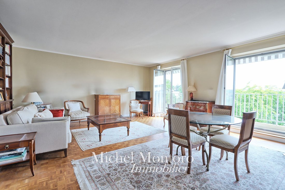 Apartment For Sale In In Saint Germain En Laye, île De France, France ...