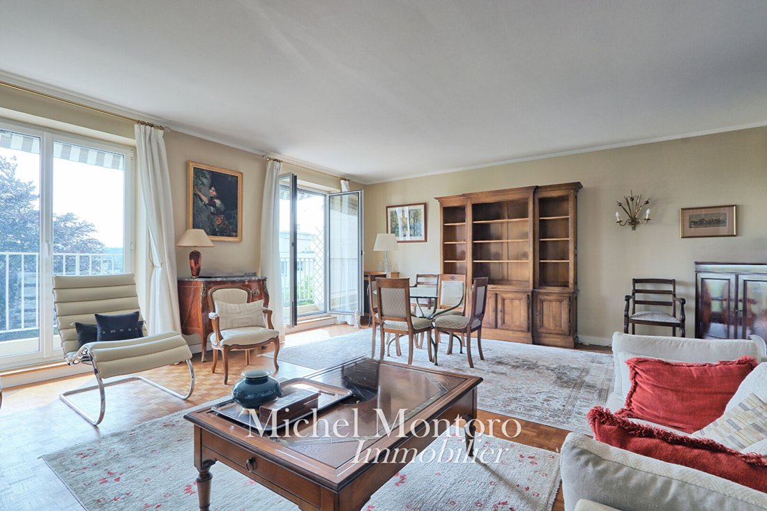 Apartment For Sale In In Saint Germain En Laye, île De France, France ...