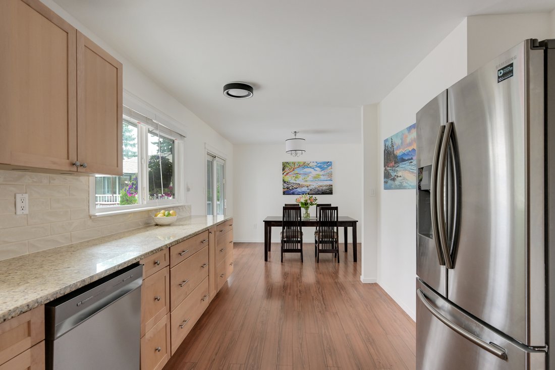 Exceptional Family Residence In Colwood, British Columbia, Canada For ...