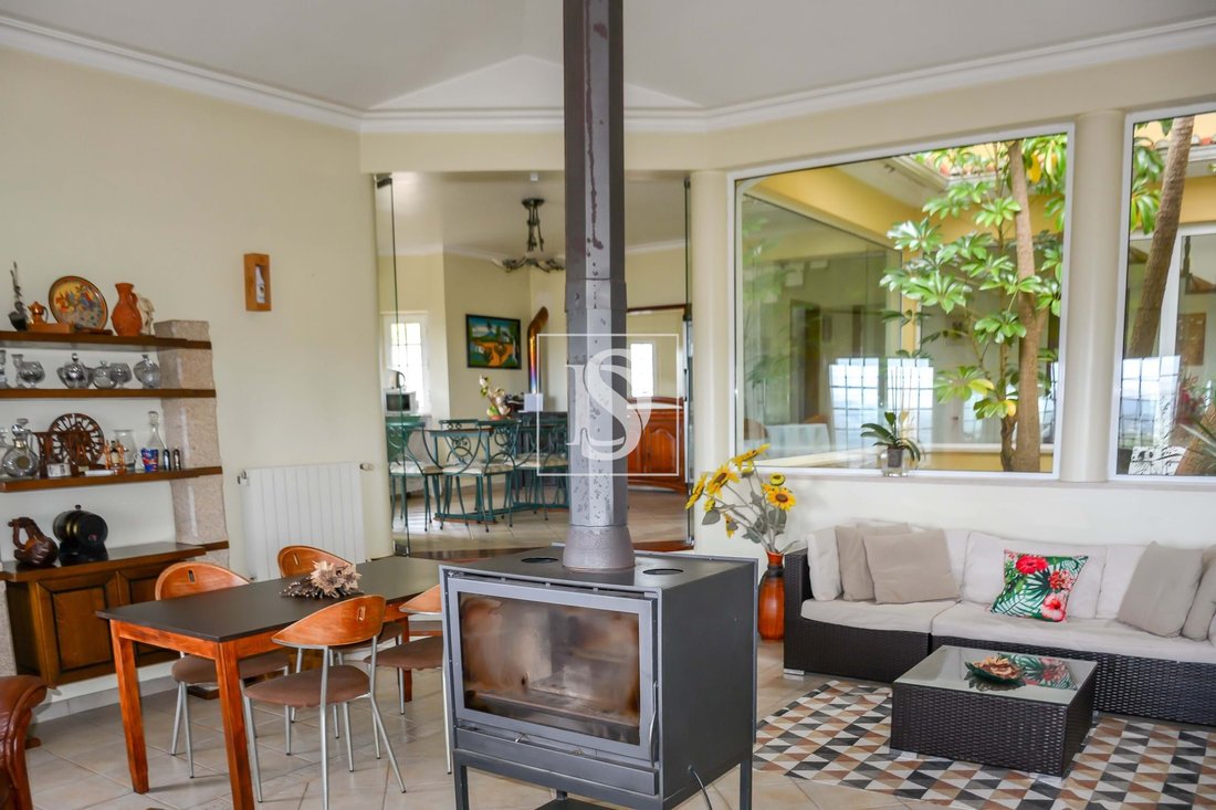 Villa T5 In Udf De Serra E Junceira In Serra E Junceira, Portugal For ...