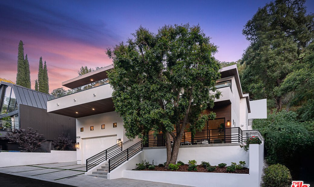 9836 Yoakum Dr Beverly Hills Post In Beverly Hills, California, United ...