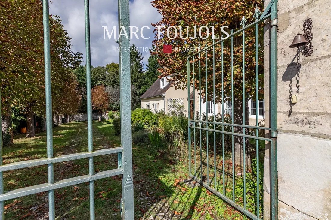 Charming 4 Bedroom Home In In Vineuil Saint Firmin, Hauts De France ...