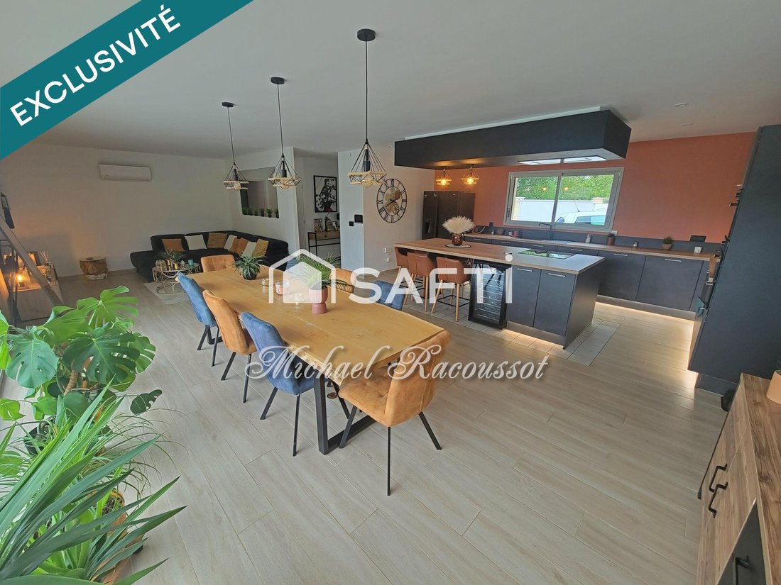 Maison Individuelle 140 M² Dans Laives, Bourgogne Franche Comté, France ...