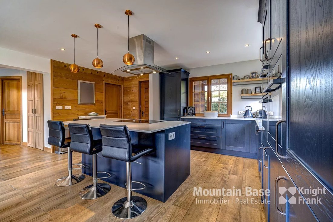 Les Bossons A Large, 4 Bedroom In Chamonix, Auvergne Rhône Alpes ...