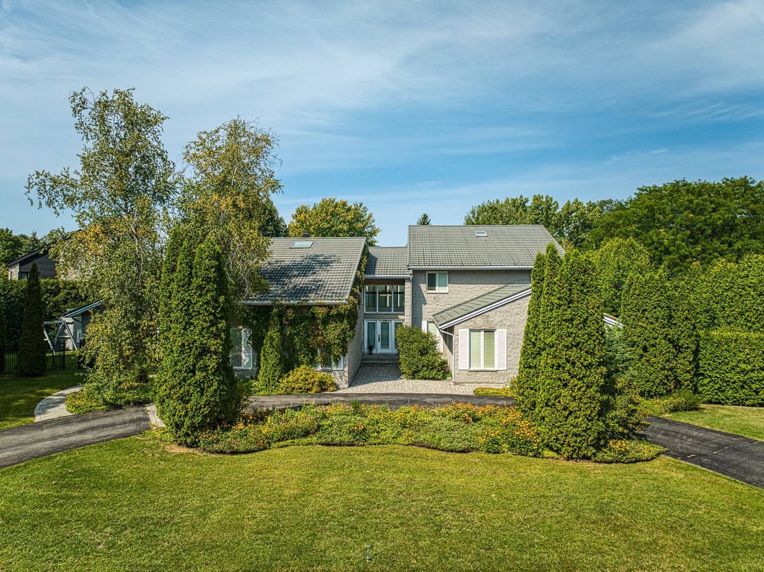 Rosemère, Québec In Rosemère, Quebec, Canada For Sale (16198133)