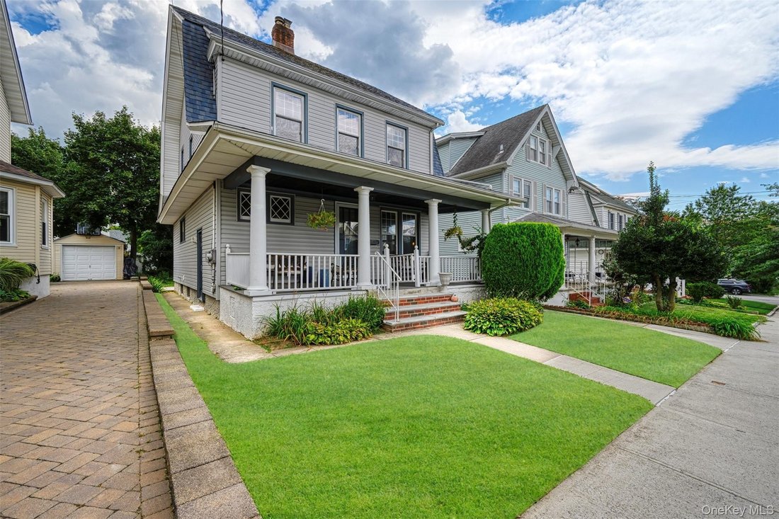 Charming Dutch Colonial Revival Home In New York, New York, United ...