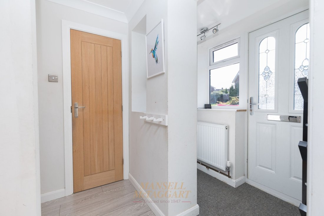 House Crawley In Crawley, England, United Kingdom For Sale (16196444)