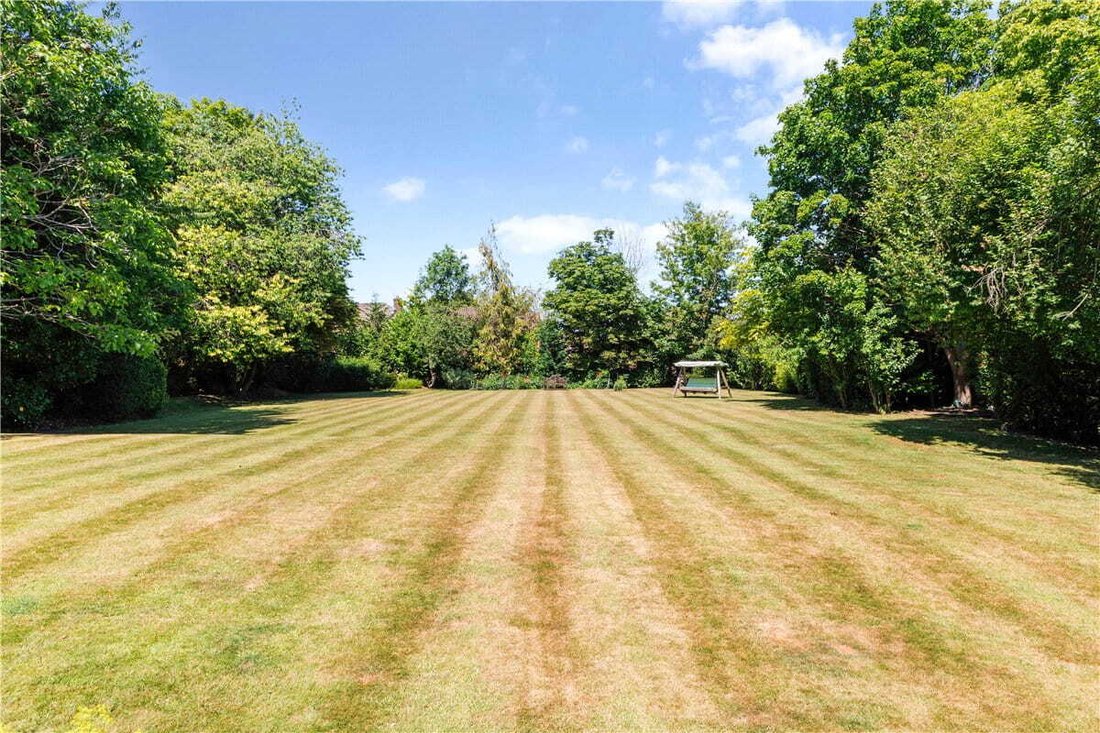 Hodson Road, Chiseldon Sn4 In Chiseldon, England, United Kingdom For ...