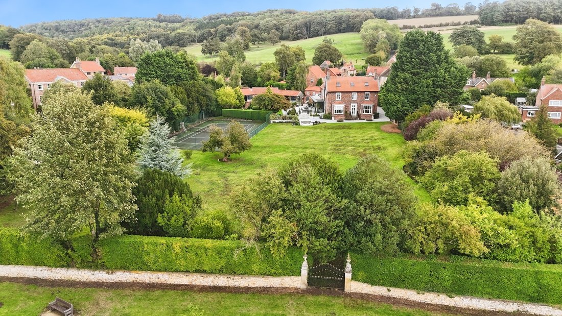7 Bedroom Detached House For Sale In In Brantingham, England, United ...