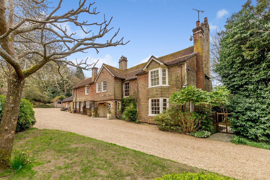 Framfield Road, Buxted, Uckfield, Tn22 4 Pp In Buxted, England, United ...