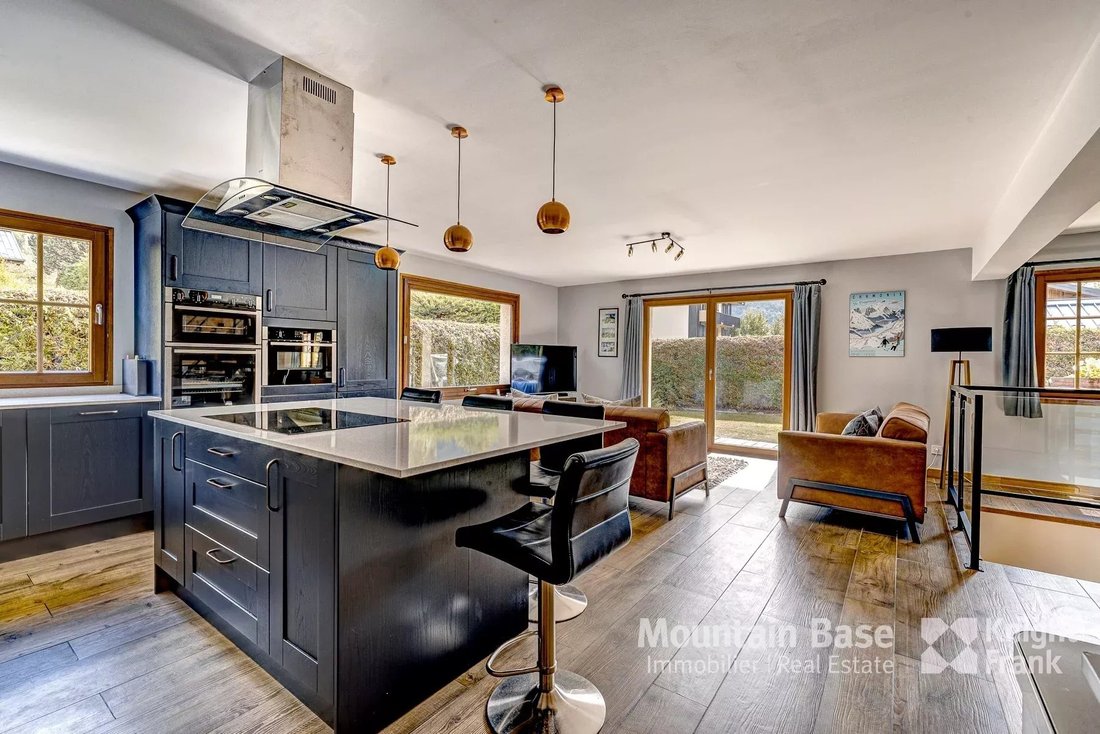 Les Bossons A Large, 4 Bedroom In Chamonix, Auvergne Rhône Alpes ...