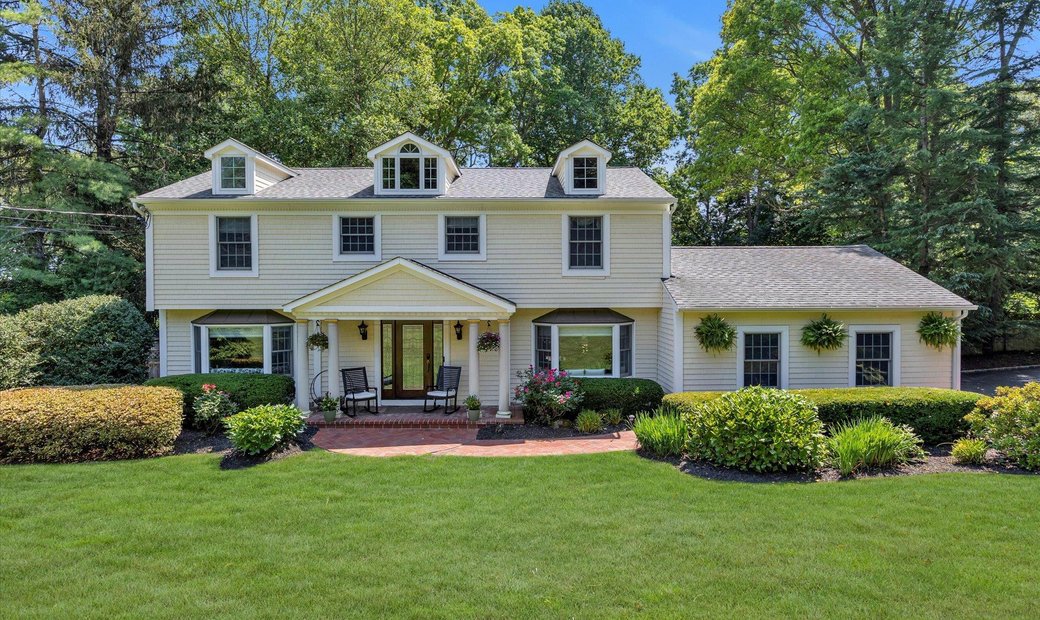 17 White Birch Drive Dix In Huntington Station, New York, United States ...