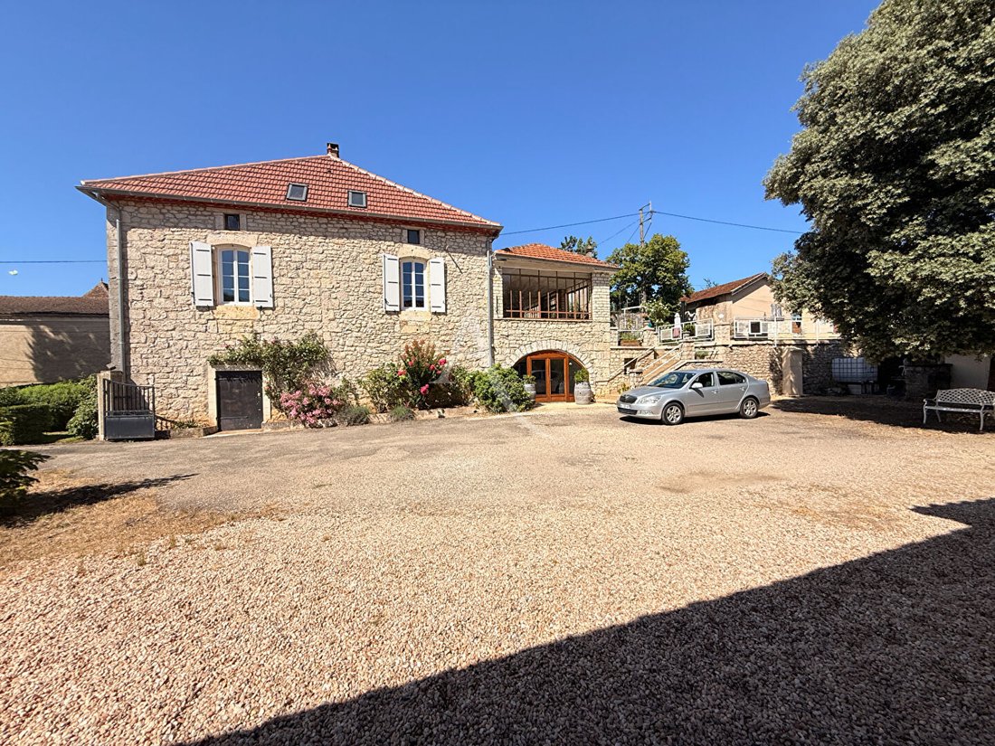 Ensemble Maison, Dépendance, Gîte, Piscine In Parnac, Occitanie, France ...