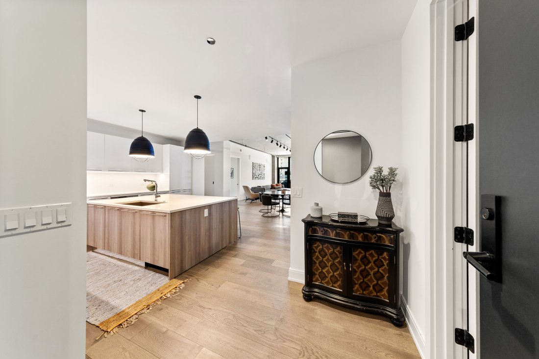 Welcome To Your Dream Home In One Of In Chicago, Illinois, United ...