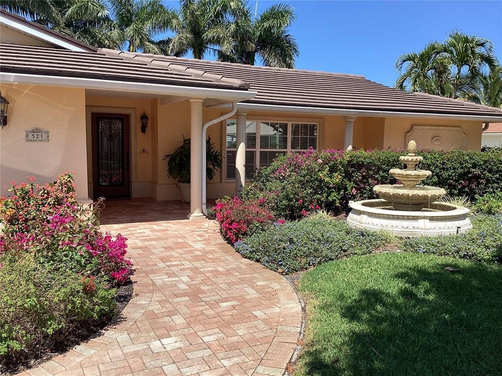 3 Bedrooms Single Family Detached In Longboat Key, Florida, United ...