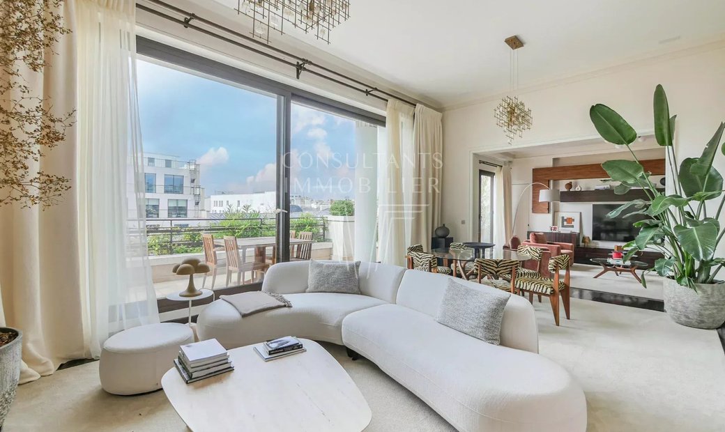 Penthouse – Terrace Avenue Montaigne Paris 8th In Paris, île De France ...