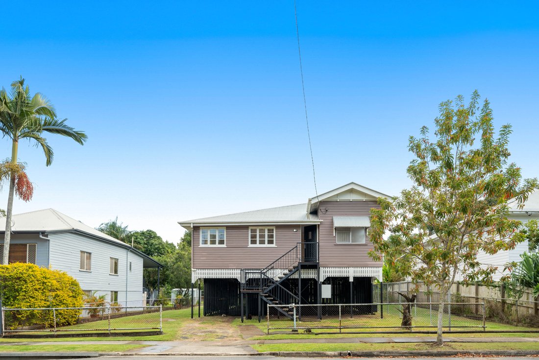 Large Queenslander House In Dutton Park, Queensland, Australia For Sale ...
