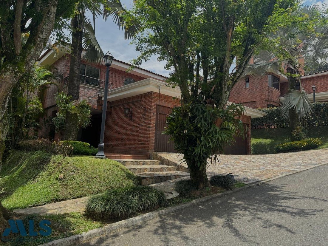 Luxurious House In An Urban Area With Private In Medellín, Antioquia ...
