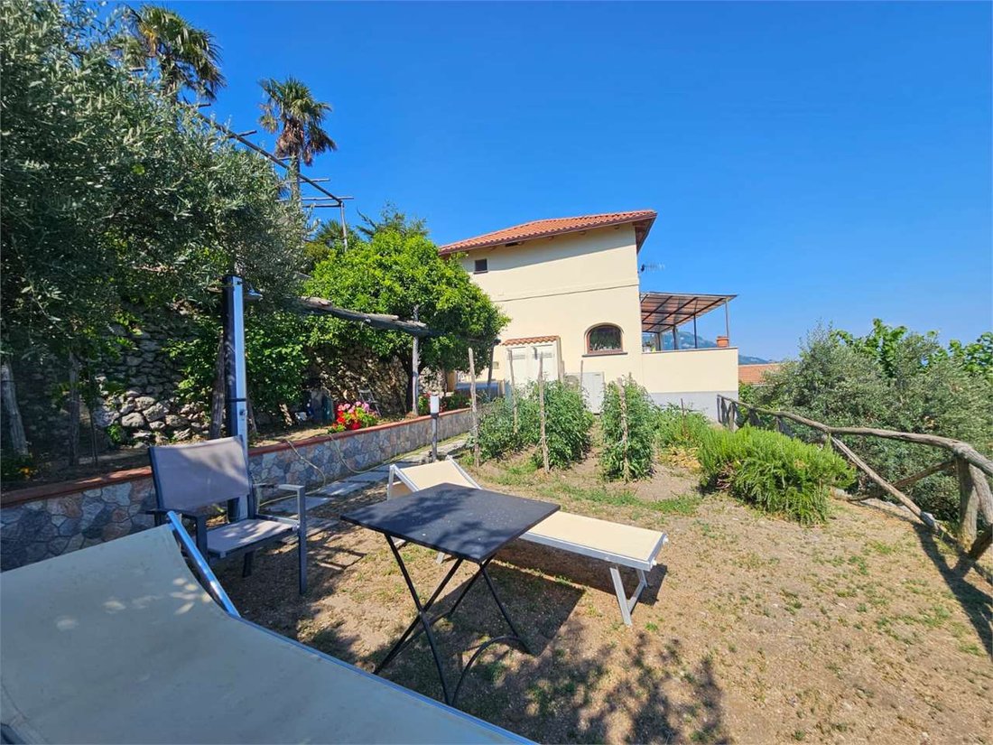 Quota Intero Fabbricato In Scala In Pontone, Campania, Italy For Sale ...