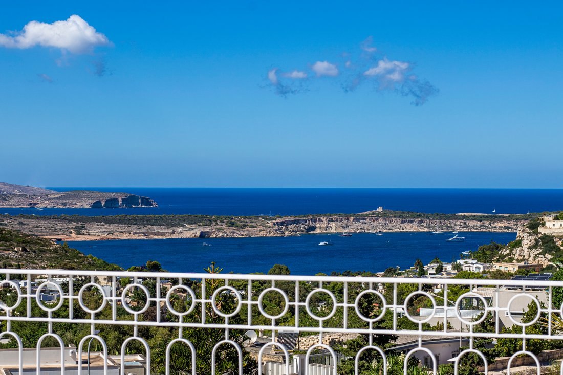 A Luxury Designer Villa With Panoramic Views In Santa Maria In Mellieha ...