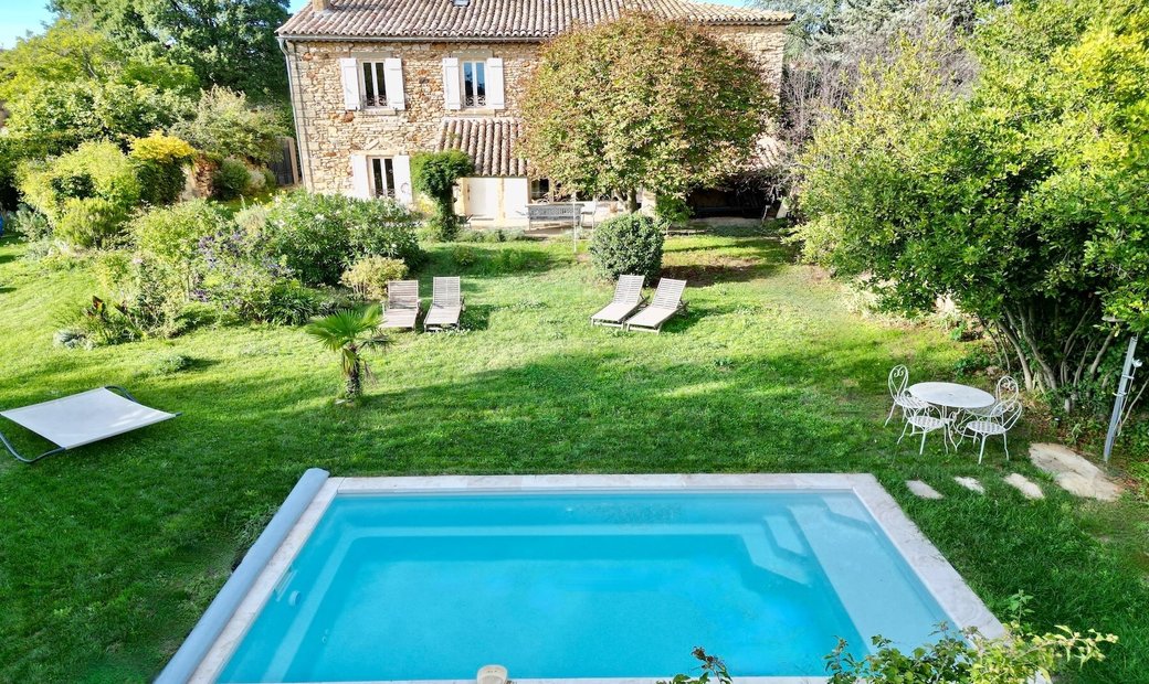 Elegant 17th Century Stone Estate With Pool And In Uzès, Occitanie ...