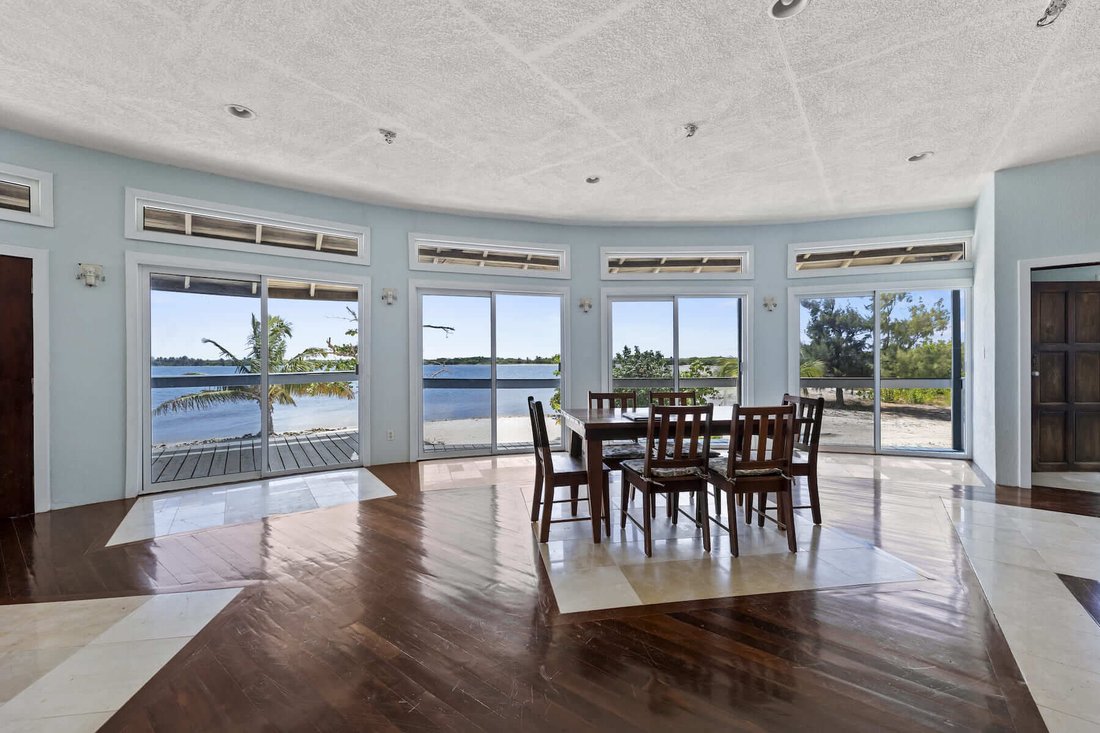 14 Acres Con Playa Extensa En Calabash Caye, Belize En Venta (16212644)