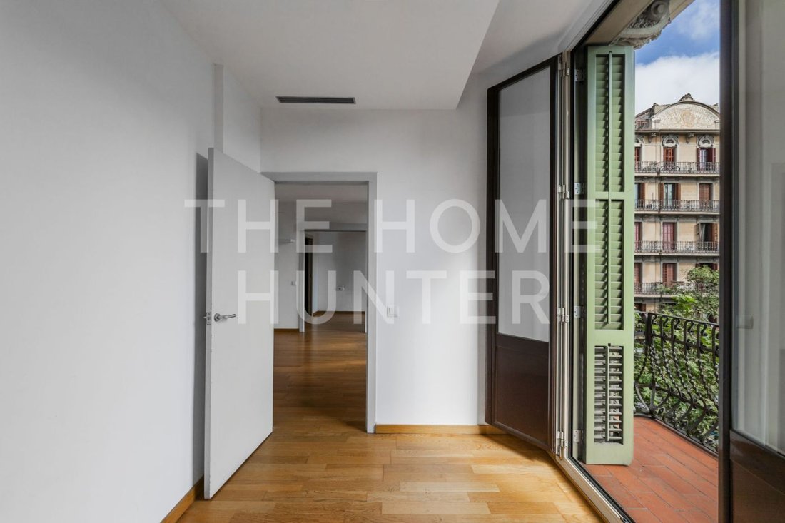 Barcelona Apartment In Eixample, Barcelona, Spain For Sale (16213678)