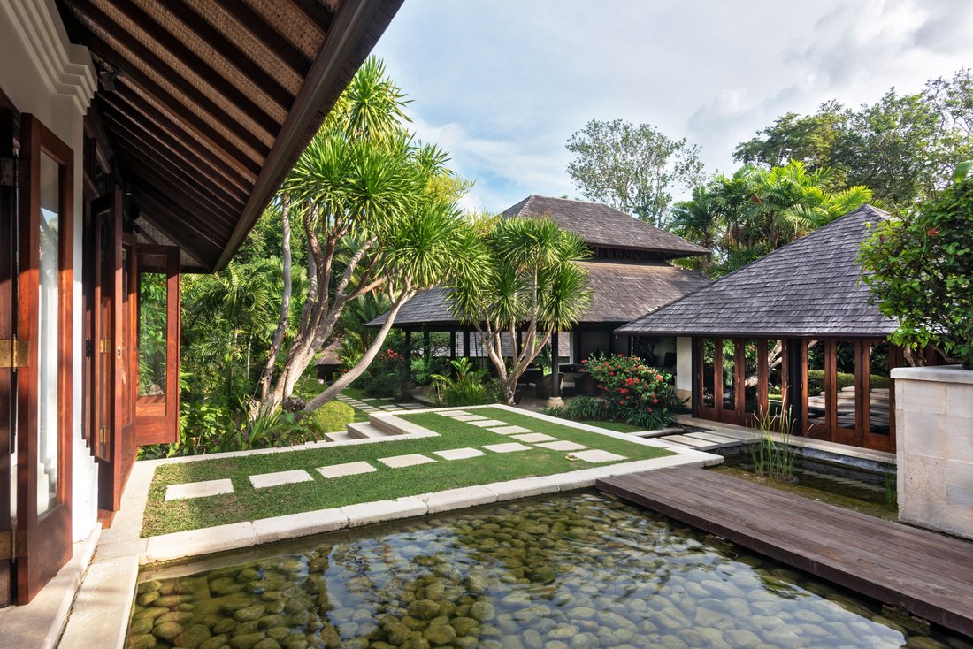 Rare Bali Freehold Villa Estate With 7 Pavilions, In Mengwi, Bali ...
