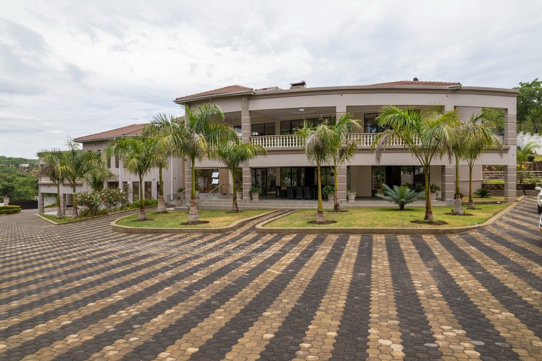 Stunning 7 Bed Mansion In Serene In Harare, Harare Province, Zimbabwe ...