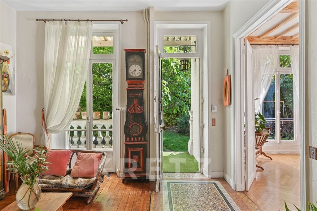 Bourgeois House With Garden, Not In Asnières Sur Seine, île De France ...