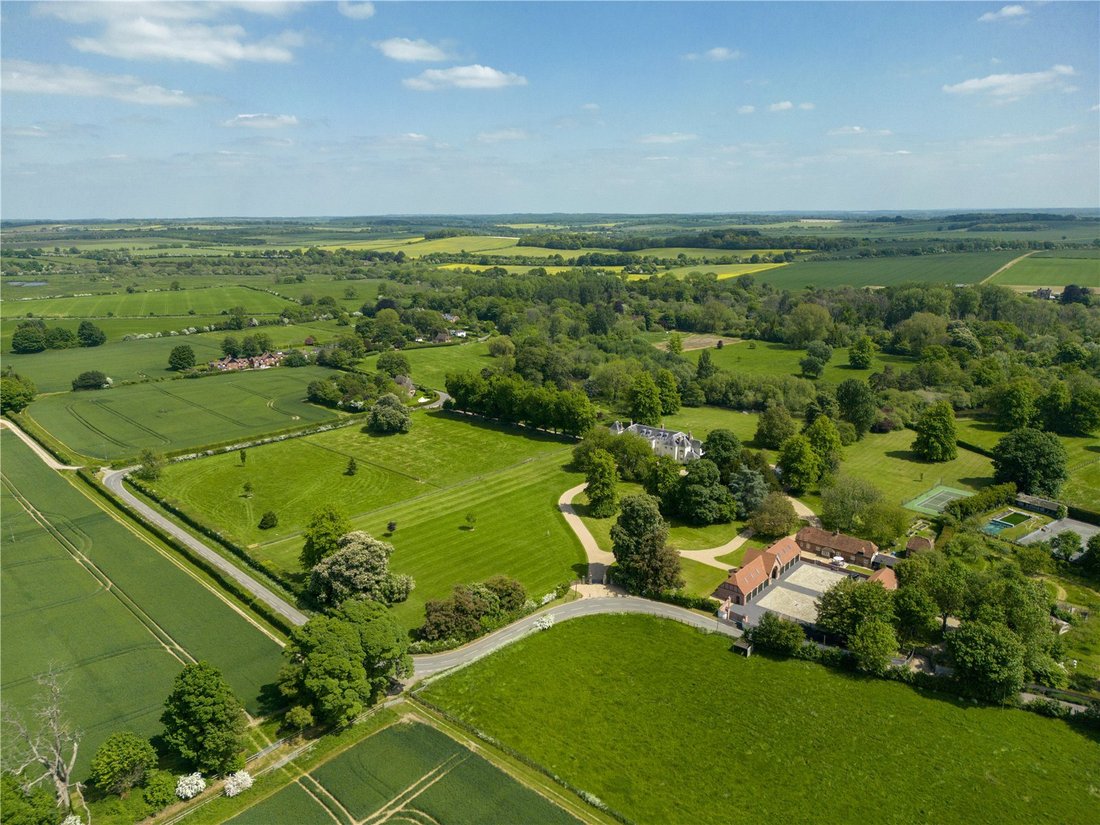 Superbe Maison De Campagne Et Domaine Dans Longparish, Angleterre ...