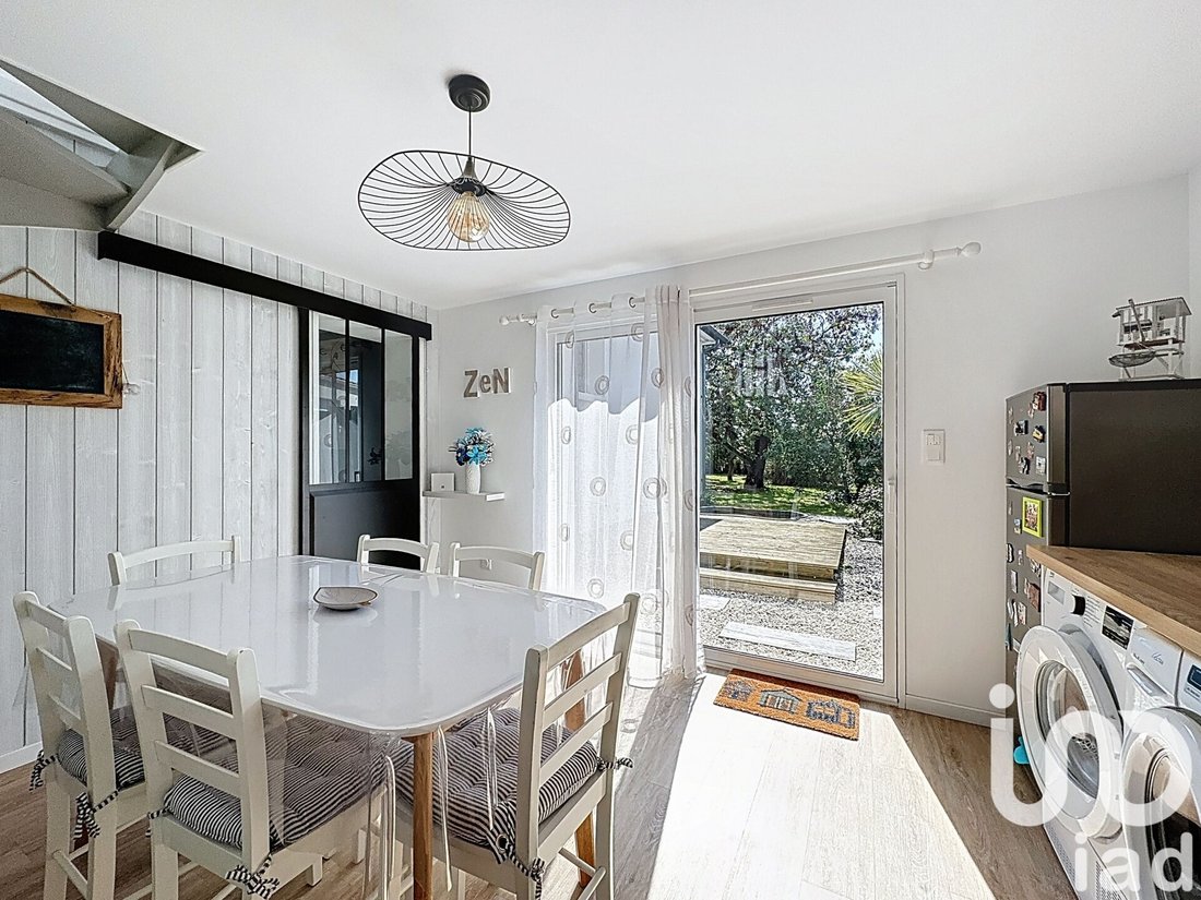 Vente Maison Traditionnelle 8 Pièces In Charron, Nouvelle Aquitaine ...