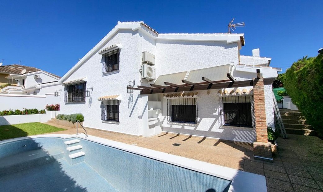 Villa In Fuengirola, Andalusia, Spain For Sale (16227385)